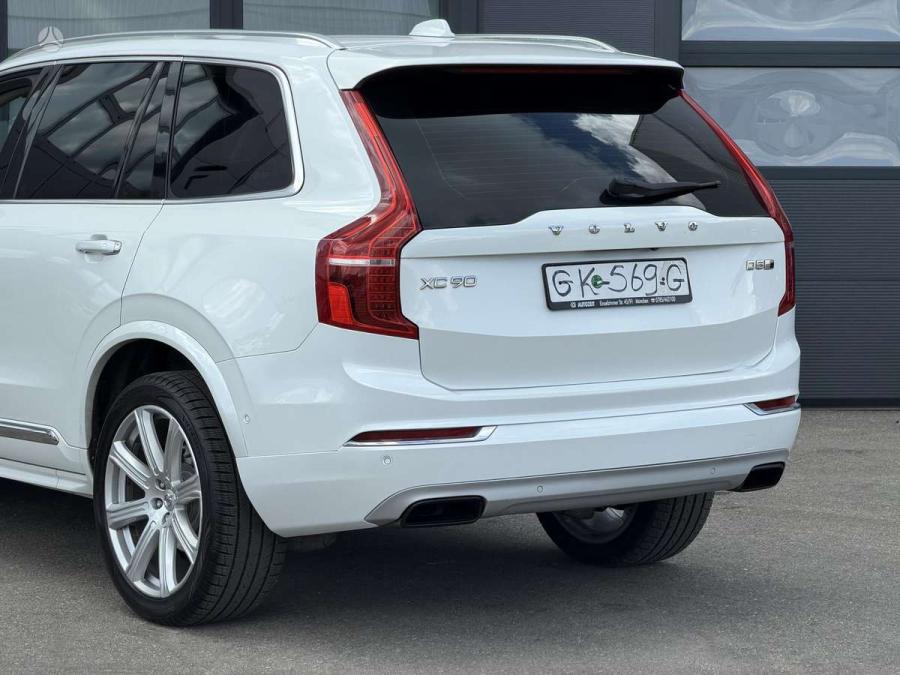 White Volvo XC90 2015 in Jonava, with an engine capacity of 1.97 L and mileage of 280 thousand km for 19999 €, photo 8 on AUTOMOTO.COM.LV