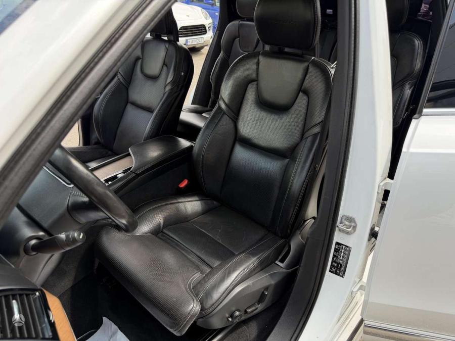 White Volvo XC90 2015 in Jonava, with an engine capacity of 1.97 L and mileage of 280 thousand km for 19999 €, photo 19 on AUTOMOTO.COM.LV