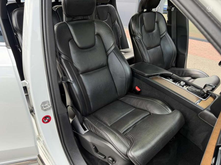 White Volvo XC90 2015 in Jonava, with an engine capacity of 1.97 L and mileage of 280 thousand km for 19999 €, photo 20 on AUTOMOTO.COM.LV
