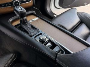 White Volvo XC90 2015 in Jonava, with an engine capacity of 1.97 L and mileage of 280 thousand km for 19999 €, photo 25 on AUTOMOTO.COM.LV