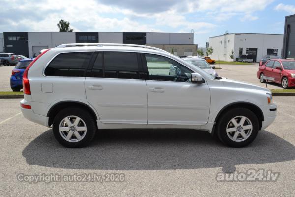 Balts Volvo XC90 2015 Tallina, ar dzinēja tilpumu 2.40 L un nobraukumu 227 tūkst. km par 14990 €, foto 4 vietnē AUTOMOTO.COM.LV