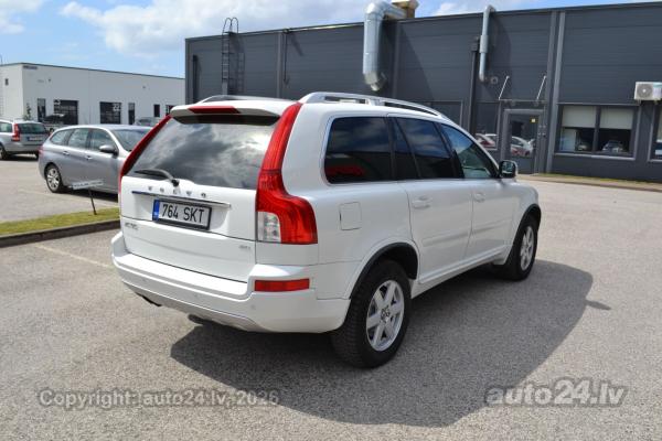 Balts Volvo XC90 2015 Tallina, ar dzinēja tilpumu 2.40 L un nobraukumu 227 tūkst. km par 14990 €, foto 6 vietnē AUTOMOTO.COM.LV