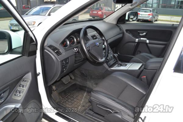 Balts Volvo XC90 2015 Tallina, ar dzinēja tilpumu 2.40 L un nobraukumu 227 tūkst. km par 14990 €, foto 9 vietnē AUTOMOTO.COM.LV
