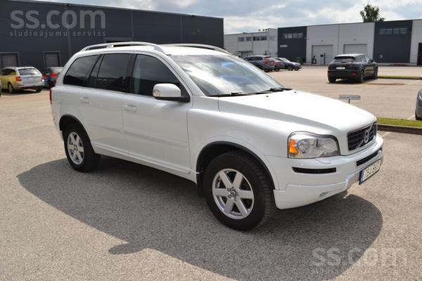 White Volvo XC90 2015 in Tallinn, with an engine capacity of 2.40 L and mileage of 227 thousand km for 13900 €, photo 1 on AUTOMOTO.COM.LV