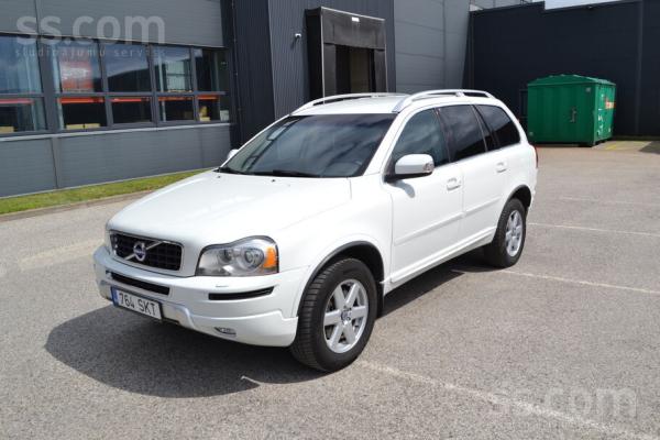 White Volvo XC90 2015 in Tallinn, with an engine capacity of 2.40 L and mileage of 227 thousand km for 13900 €, photo 2 on AUTOMOTO.COM.LV