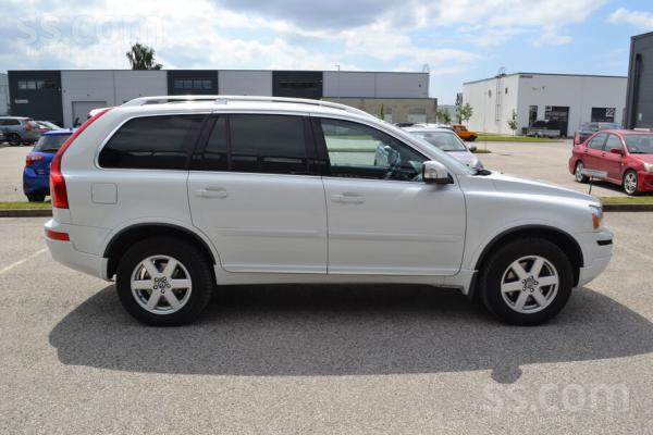 White Volvo XC90 2015 in Tallinn, with an engine capacity of 2.40 L and mileage of 227 thousand km for 13900 €, photo 6 on AUTOMOTO.COM.LV