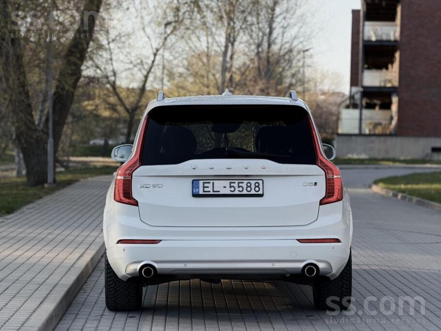 White Volvo XC90 2015 in Liepaja, with an engine capacity of 2.00 L and mileage of 253 thousand km for 18900 €, photo 7 on AUTOMOTO.COM.LV