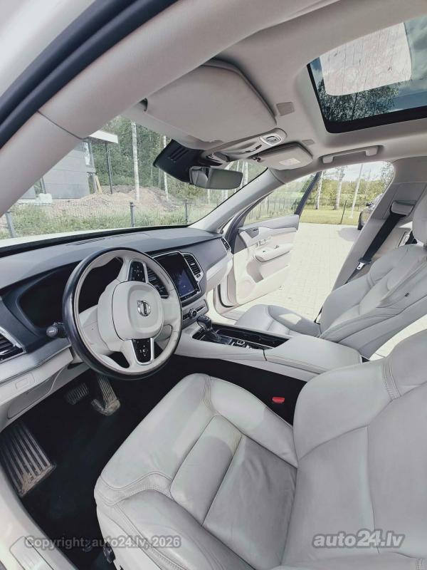 White Volvo XC90 2015 in Tartu, with an engine capacity of 2.00 L and mileage of 260 thousand km for 18900 €, photo 9 on AUTOMOTO.COM.LV