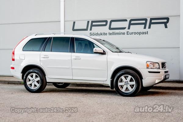 White Volvo XC90 2015 in Parnu, with an engine capacity of 2.40 L and mileage of 227 thousand km for 14300 €, photo 2 on AUTOMOTO.COM.LV