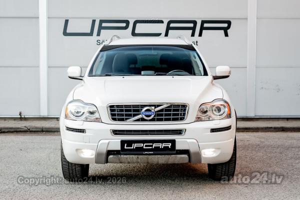 White Volvo XC90 2015 in Parnu, with an engine capacity of 2.40 L and mileage of 227 thousand km for 14300 €, photo 10 on AUTOMOTO.COM.LV