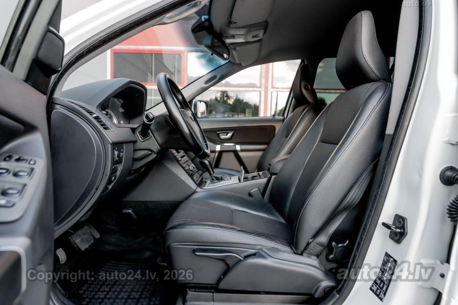 Balts Volvo XC90 2015 Pērnava, ar dzinēja tilpumu 2.40 L un nobraukumu 227 tūkst. km par 14300 €, foto 12 vietnē AUTOMOTO.COM.LV