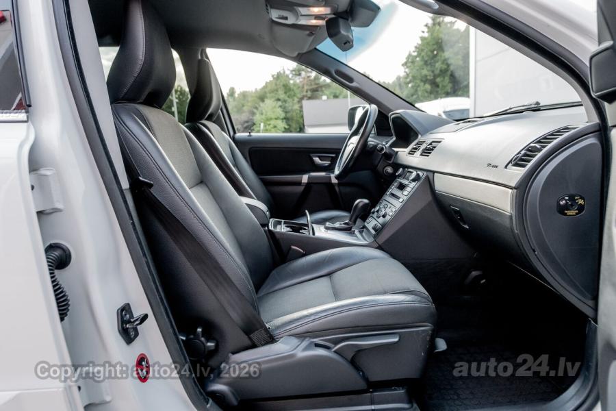 Balts Volvo XC90 2015 Pērnava, ar dzinēja tilpumu 2.40 L un nobraukumu 227 tūkst. km par 14300 €, foto 14 vietnē AUTOMOTO.COM.LV