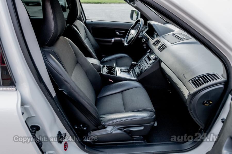 Balts Volvo XC90 2015 Pērnava, ar dzinēja tilpumu 2.40 L un nobraukumu 227 tūkst. km par 14300 €, foto 15 vietnē AUTOMOTO.COM.LV