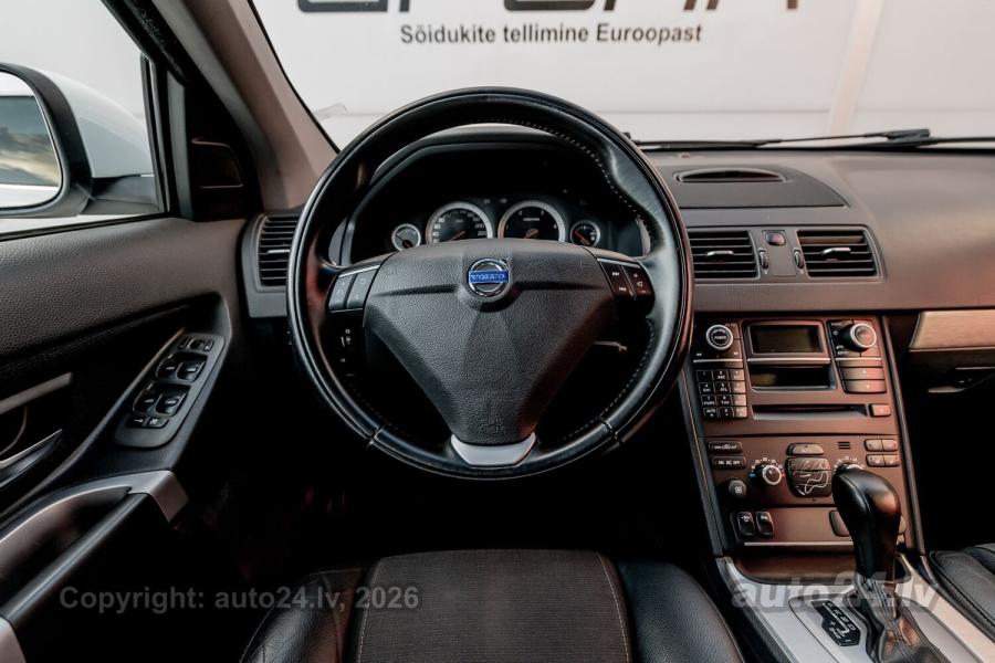 Balts Volvo XC90 2015 Pērnava, ar dzinēja tilpumu 2.40 L un nobraukumu 227 tūkst. km par 14300 €, foto 17 vietnē AUTOMOTO.COM.LV