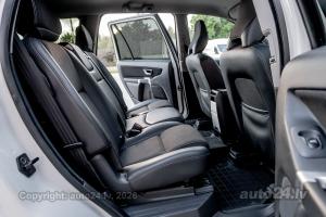 Balts Volvo XC90 2015 Pērnava, ar dzinēja tilpumu 2.40 L un nobraukumu 227 tūkst. km par 14300 €, foto 18 vietnē AUTOMOTO.COM.LV