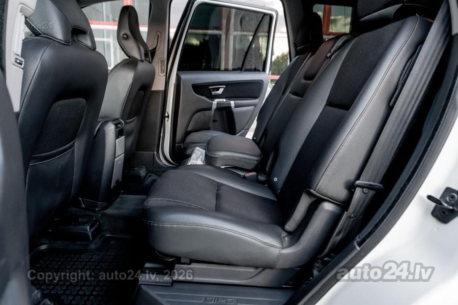 Balts Volvo XC90 2015 Pērnava, ar dzinēja tilpumu 2.40 L un nobraukumu 227 tūkst. km par 14300 €, foto 19 vietnē AUTOMOTO.COM.LV