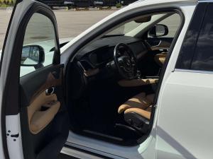 White Volvo XC90 2015 in Vilnius, with an engine capacity of 1.97 L and mileage of 256 thousand km for 15500 €, photo 7 on AUTOMOTO.COM.LV