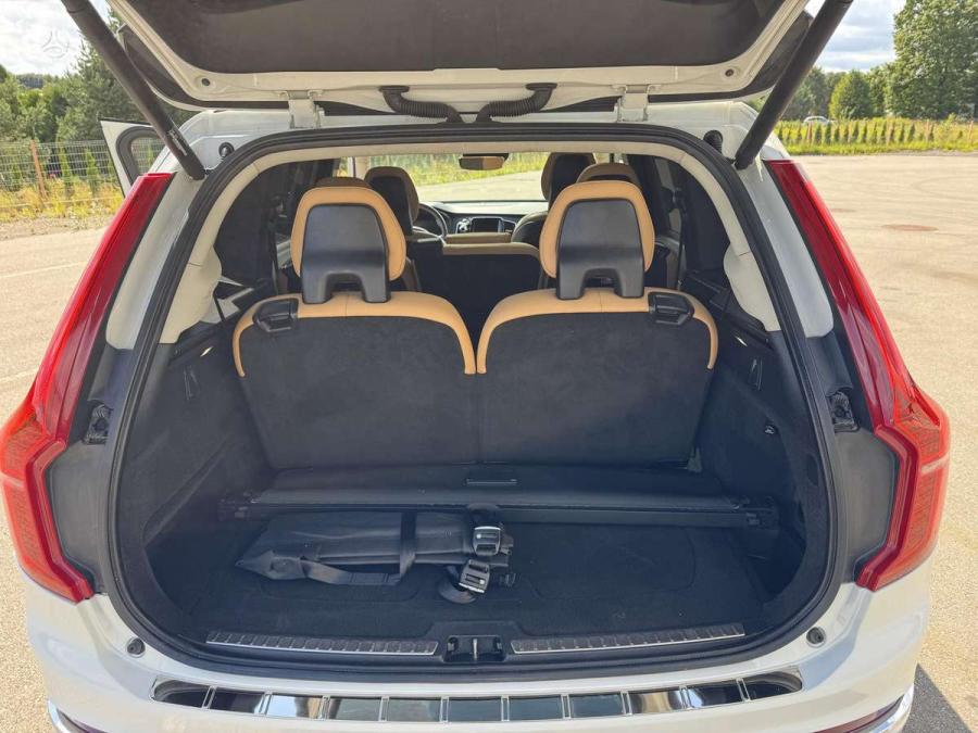 White Volvo XC90 2015 in Vilnius, with an engine capacity of 1.97 L and mileage of 256 thousand km for 15500 €, photo 13 on AUTOMOTO.COM.LV