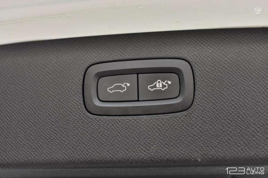 White Volvo XC90 2015 in Kretinga, with an engine capacity of 2.00 L and mileage of 234 thousand km for 19300 €, photo 13 on AUTOMOTO.COM.LV
