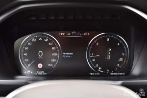 White Volvo XC90 2015 in Kretinga, with an engine capacity of 2.00 L and mileage of 234 thousand km for 19300 €, photo 21 on AUTOMOTO.COM.LV