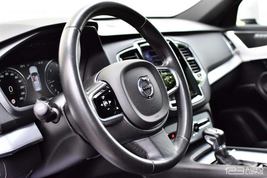White Volvo XC90 2015 in Kretinga, with an engine capacity of 2.00 L and mileage of 234 thousand km for 19300 €, photo 25 on AUTOMOTO.COM.LV