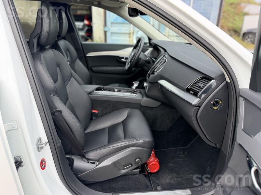 White Volvo XC90 2015 in Riga, with an engine capacity of 2.00 L and mileage of 253 thousand km for 18995 €, photo 27 on AUTOMOTO.COM.LV