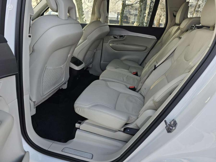 White Volvo XC90 2016 in Taurage, with an engine capacity of 1.97 L and mileage of 200 thousand km for 19300 €, photo 20 on AUTOMOTO.COM.LV