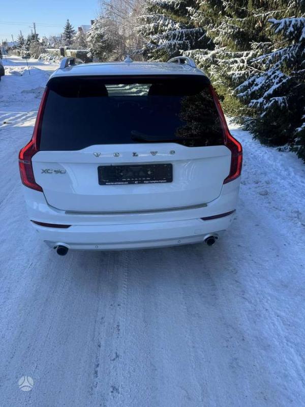 White Volvo XC90 2016 in Alytus, with an engine capacity of 1.97 L and mileage of 189 thousand km for 17500 €, photo 10 on AUTOMOTO.COM.LV