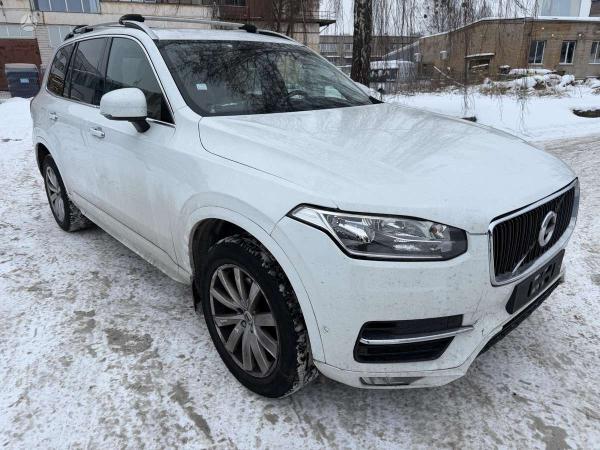 White Volvo XC90 2016 in Kaunas, with an engine capacity of 1.97 L and mileage of 260 thousand km for 11850 €, photo 2 on AUTOMOTO.COM.LV