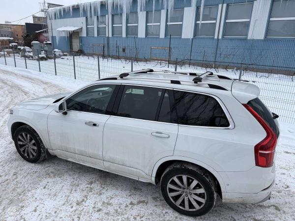 White Volvo XC90 2016 in Kaunas, with an engine capacity of 1.97 L and mileage of 260 thousand km for 11850 €, photo 6 on AUTOMOTO.COM.LV