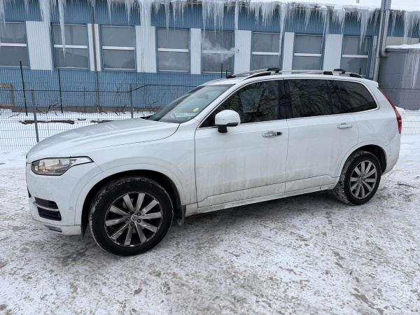 White Volvo XC90 2016 in Kaunas, with an engine capacity of 1.97 L and mileage of 260 thousand km for 11850 €, photo 7 on AUTOMOTO.COM.LV
