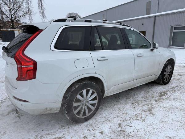 White Volvo XC90 2016 in Kaunas, with an engine capacity of 1.97 L and mileage of 260 thousand km for 11850 €, photo 8 on AUTOMOTO.COM.LV