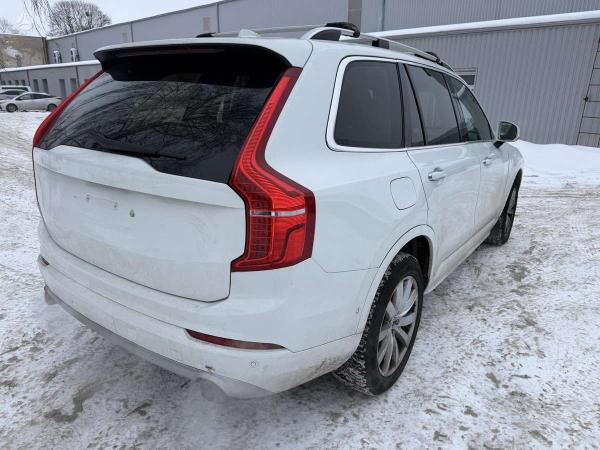 White Volvo XC90 2016 in Kaunas, with an engine capacity of 1.97 L and mileage of 260 thousand km for 11850 €, photo 9 on AUTOMOTO.COM.LV
