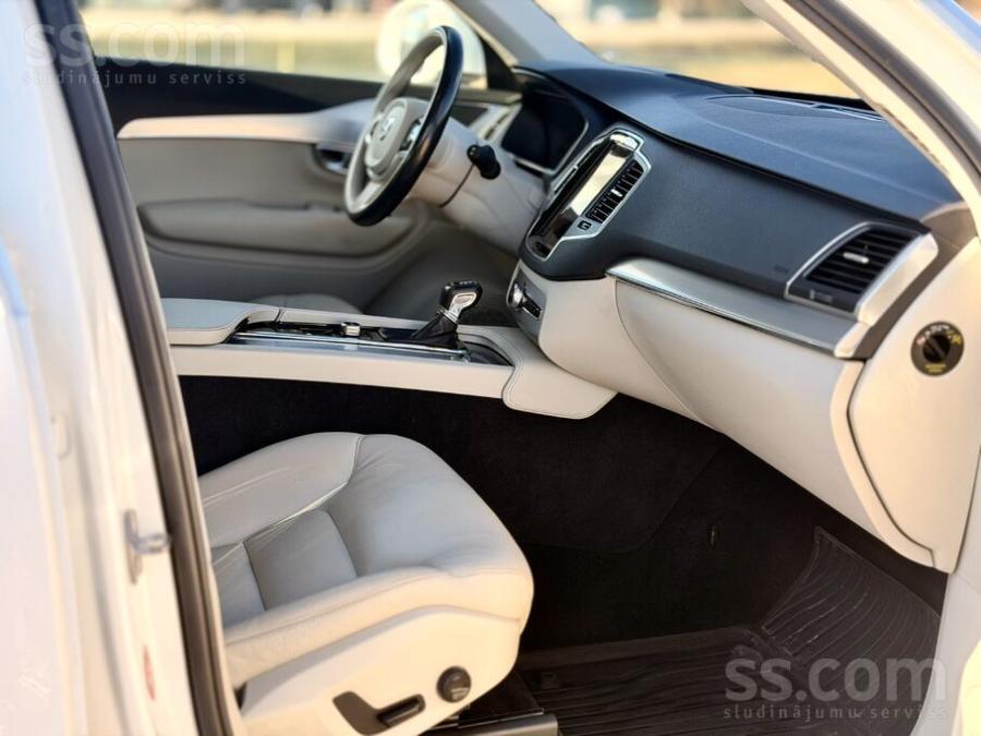 White Volvo XC90 2016 in Ogre, with an engine capacity of 2.00 L and mileage of 210 thousand km for 19500 €, photo 7 on AUTOMOTO.COM.LV