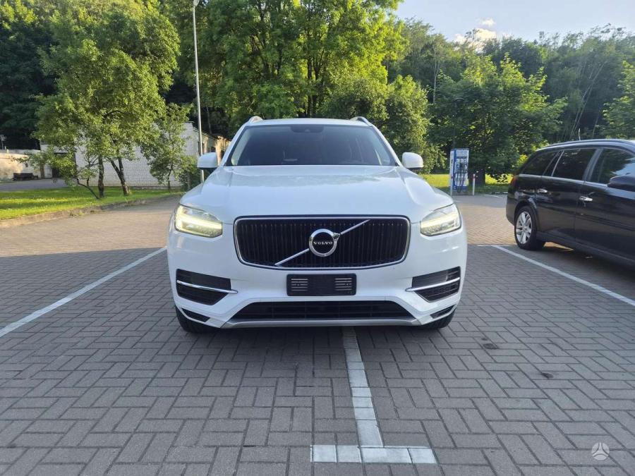 White Volvo XC90 2016 in Birstonas, with an engine capacity of 1.97 L and mileage of 185 thousand km for 17700 €, photo 4 on AUTOMOTO.COM.LV