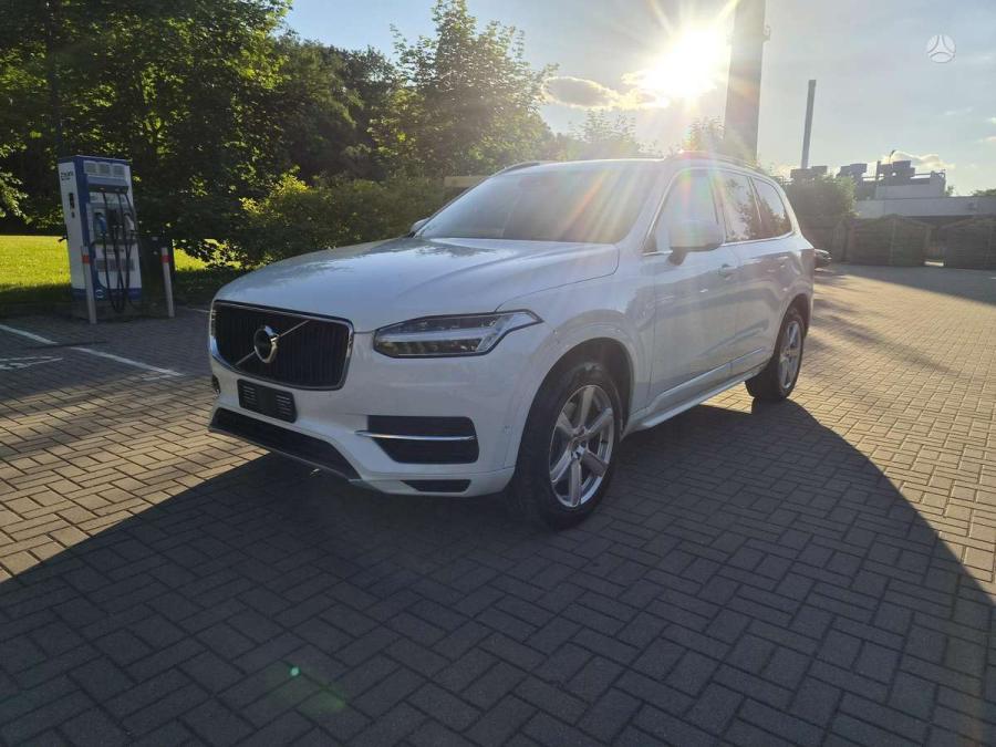 White Volvo XC90 2016 in Birstonas, with an engine capacity of 1.97 L and mileage of 185 thousand km for 17700 €, photo 17 on AUTOMOTO.COM.LV