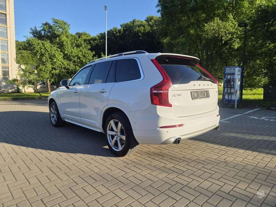 White Volvo XC90 2016 in Birstonas, with an engine capacity of 1.97 L and mileage of 185 thousand km for 17700 €, photo 22 on AUTOMOTO.COM.LV