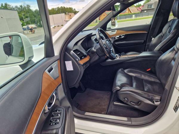 White Volvo XC90 2016 in Klaipeda, with an engine capacity of 1.97 L and mileage of 250 thousand km for 19900 €, photo 2 on AUTOMOTO.COM.LV