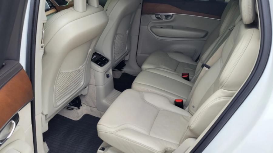 Balts Volvo XC90 2016 Rīga, ar dzinēja tilpumu 2.00 L un nobraukumu 233 tūkst. km par 25900 €, foto 4 vietnē AUTOMOTO.COM.LV