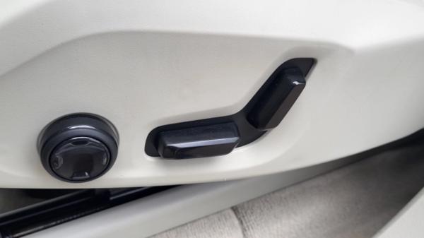 Balts Volvo XC90 2016 Rīga, ar dzinēja tilpumu 2.00 L un nobraukumu 233 tūkst. km par 25900 €, foto 9 vietnē AUTOMOTO.COM.LV