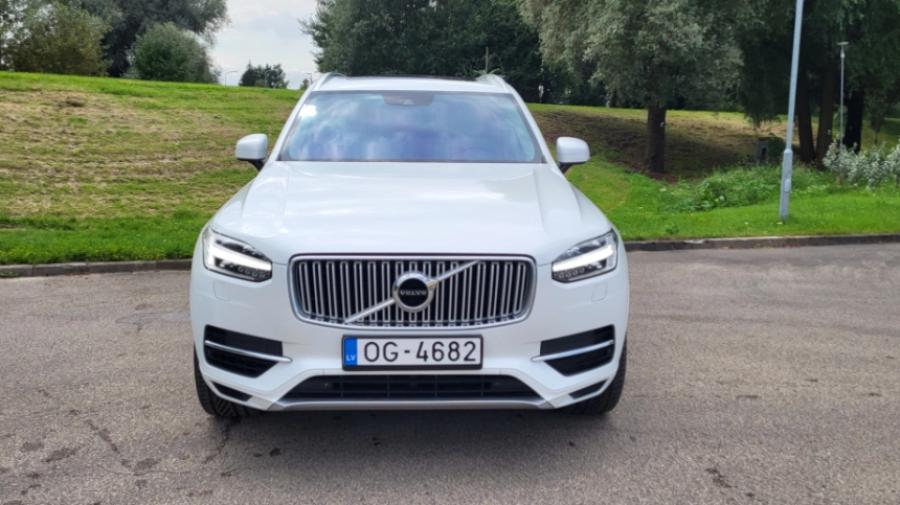 Balts Volvo XC90 2016 Rīga, ar dzinēja tilpumu 2.00 L un nobraukumu 233 tūkst. km par 25900 €, foto 22 vietnē AUTOMOTO.COM.LV