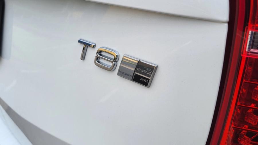 Balts Volvo XC90 2016 Rīga, ar dzinēja tilpumu 2.00 L un nobraukumu 233 tūkst. km par 25900 €, foto 32 vietnē AUTOMOTO.COM.LV