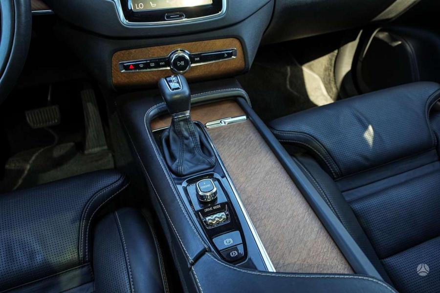 Balts Volvo XC90 2016 Marijampole, ar dzinēja tilpumu 1.97 L un nobraukumu 166 tūkst. km par 24350 €, foto 24 vietnē AUTOMOTO.COM.LV