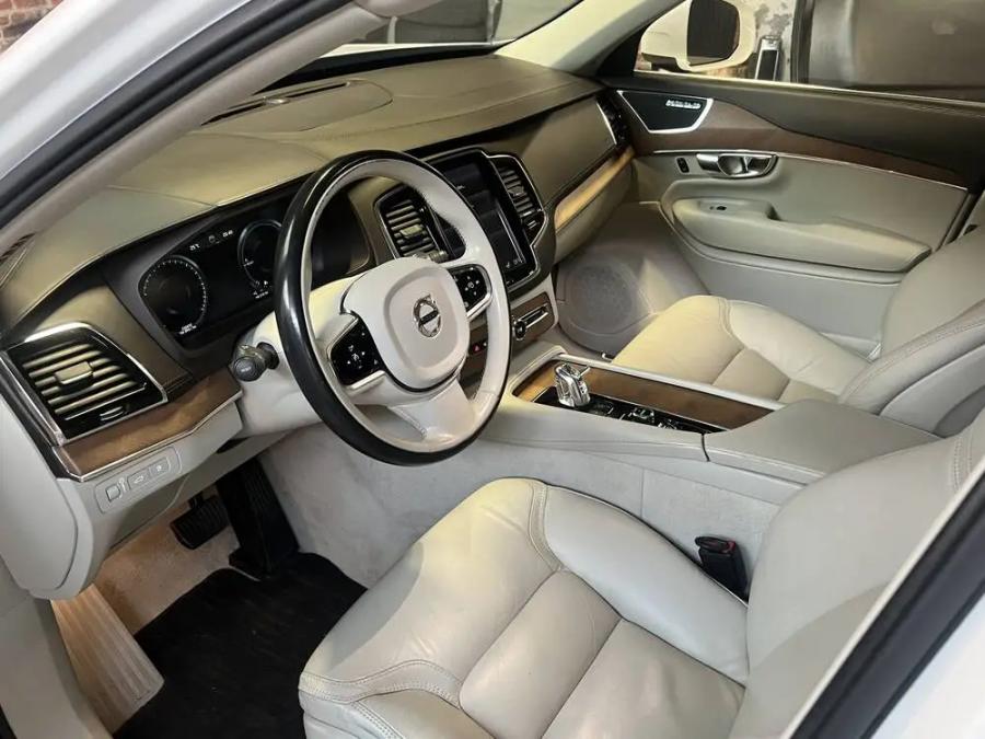 Balts Volvo XC90 2016 Rīga, ar dzinēja tilpumu 2.00 L un nobraukumu 230 tūkst. km par 24995 €, foto 6 vietnē AUTOMOTO.COM.LV