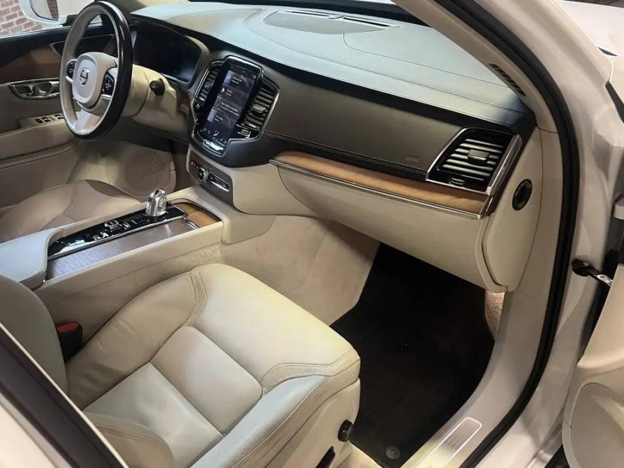 Balts Volvo XC90 2016 Rīga, ar dzinēja tilpumu 2.00 L un nobraukumu 230 tūkst. km par 24995 €, foto 10 vietnē AUTOMOTO.COM.LV