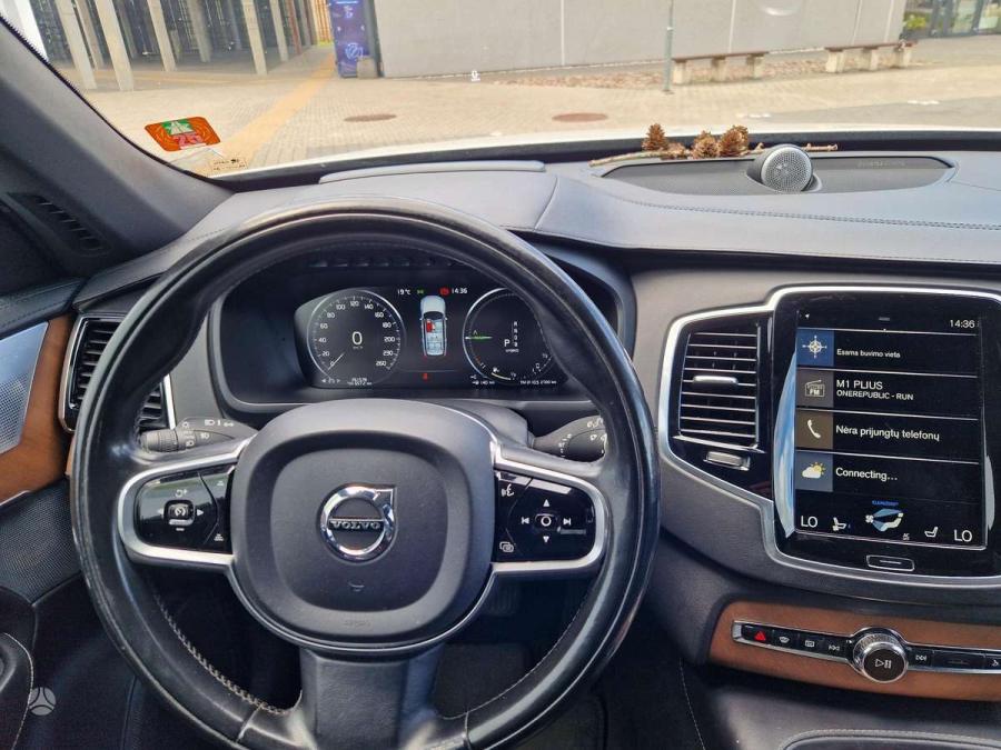 White Volvo XC90 2016 in Klaipeda, with an engine capacity of 1.97 L and mileage of 250 thousand km for 18850 €, photo 6 on AUTOMOTO.COM.LV