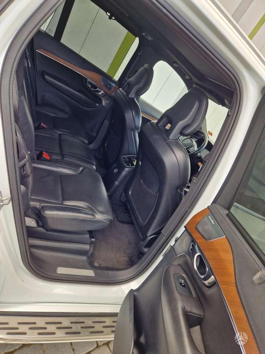 White Volvo XC90 2016 in Klaipeda, with an engine capacity of 1.97 L and mileage of 250 thousand km for 18850 €, photo 8 on AUTOMOTO.COM.LV