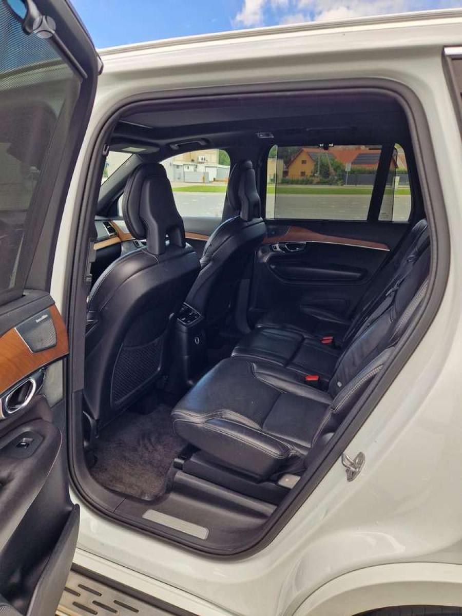 White Volvo XC90 2016 in Klaipeda, with an engine capacity of 1.97 L and mileage of 250 thousand km for 18850 €, photo 10 on AUTOMOTO.COM.LV