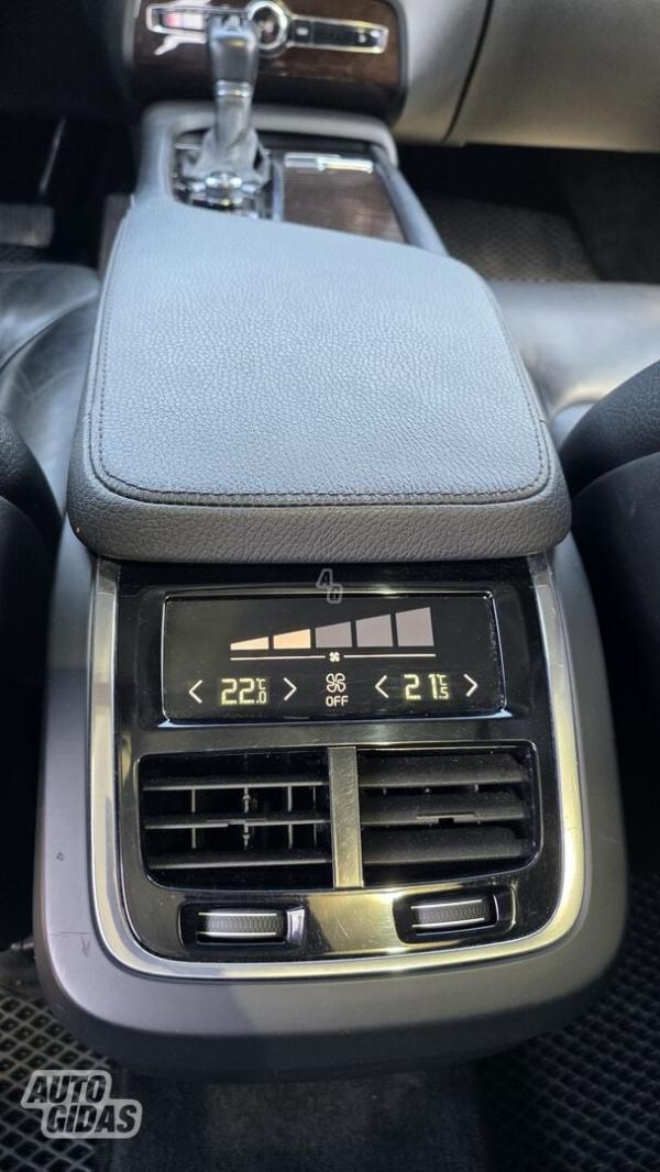 Balts Volvo XC90 2016 Viļņa, ar dzinēja tilpumu 2.00 L un nobraukumu 369 tūkst. km par 15750 €, foto 9 vietnē AUTOMOTO.COM.LV