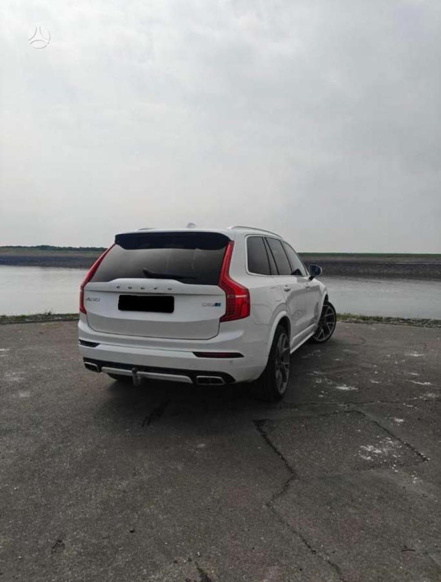 White Volvo XC90 2016 in Kaunas, with an engine capacity of 2.00 L and mileage of 249 thousand km for 23450 €, photo 4 on AUTOMOTO.COM.LV